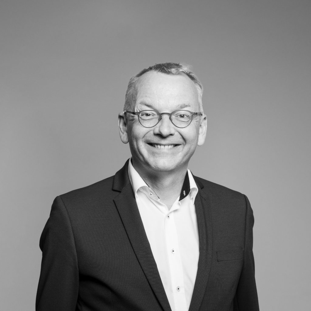 Prof. Dr. Christoph Moss - Schwarz+Matt